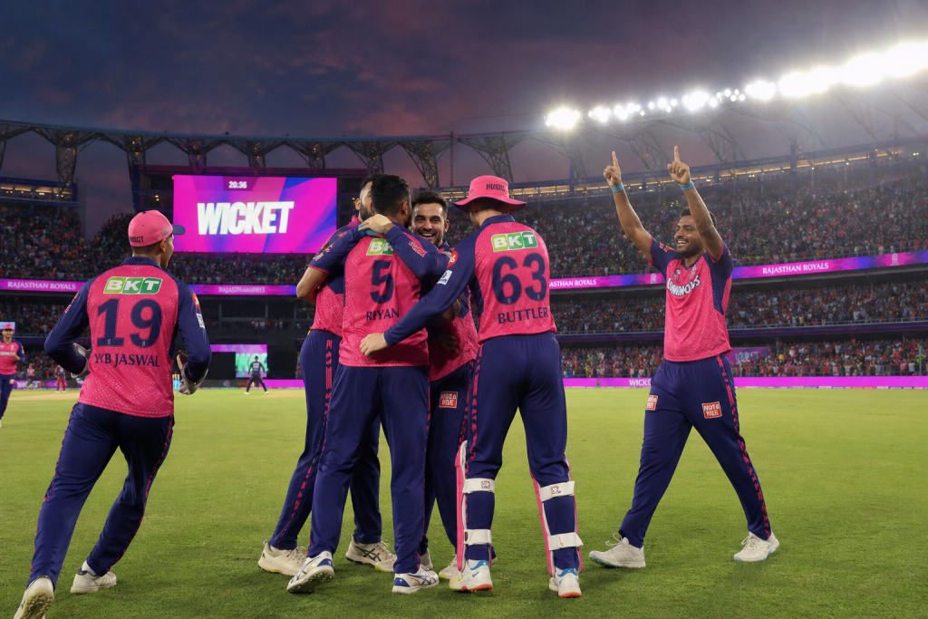 Rajasthan Royals Beat Mumbai Indians by 30 Runs to Qualify for IPL 2026 ...